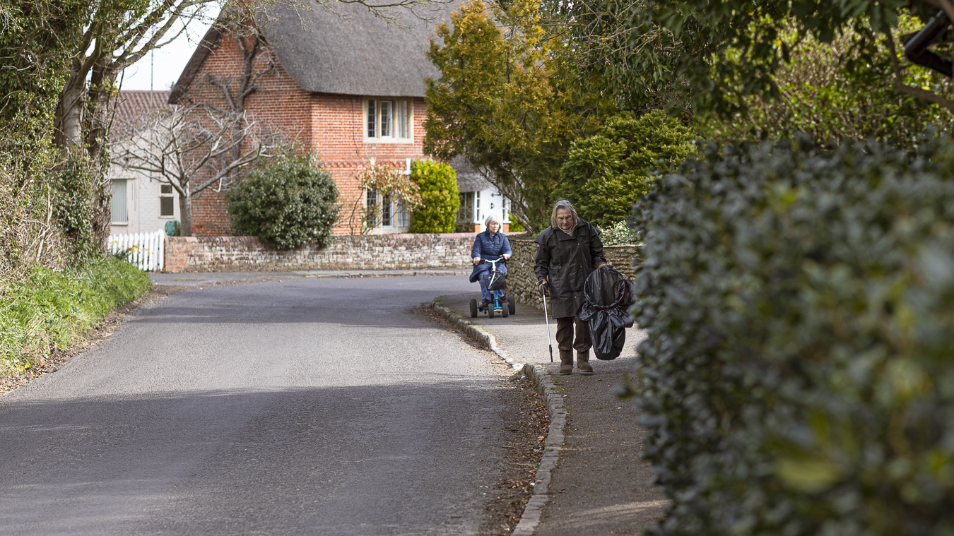 _4B_1822 – KEEVIL VILLAGE